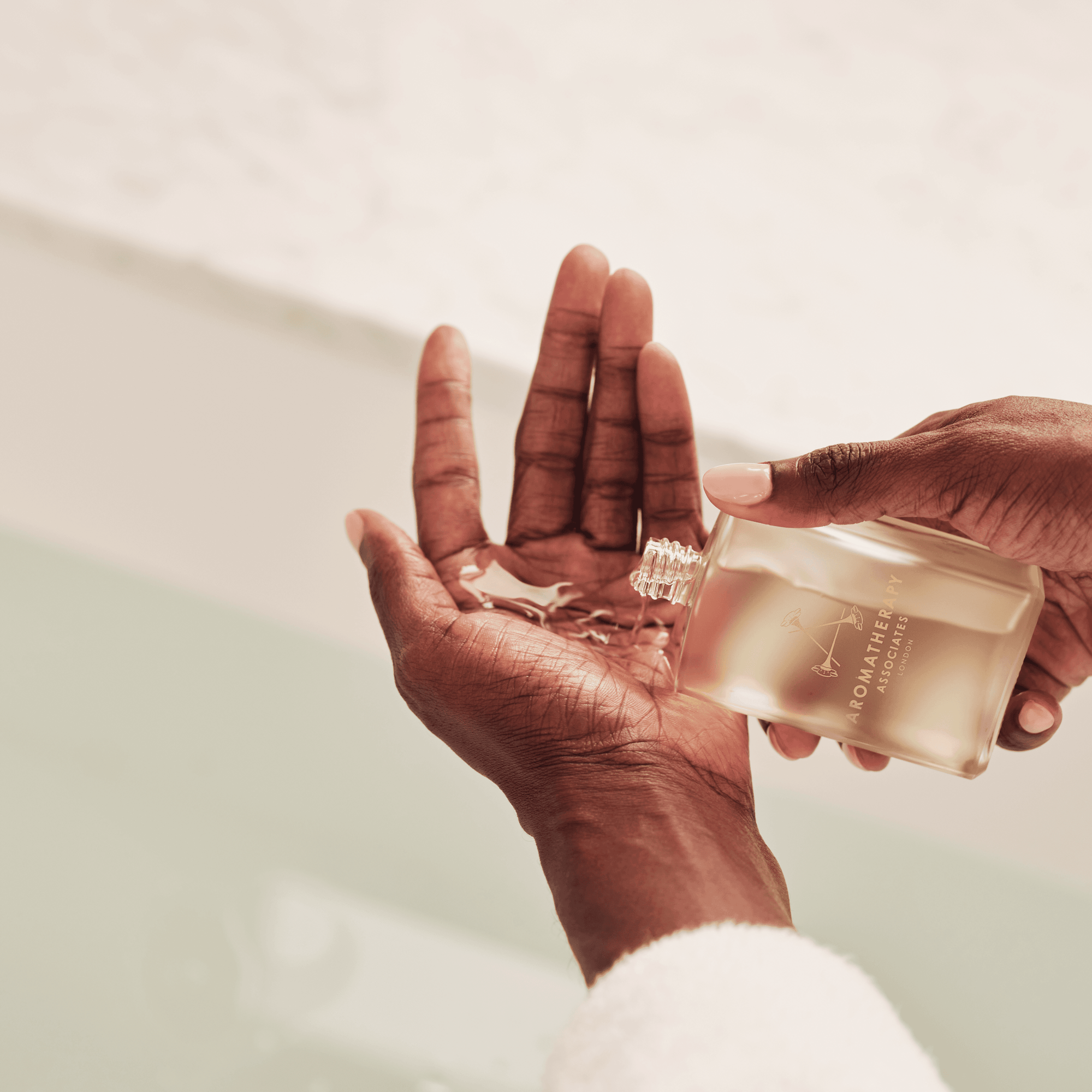 How Aromatherapy Works on Mind & Body | Aromatherapy Associates